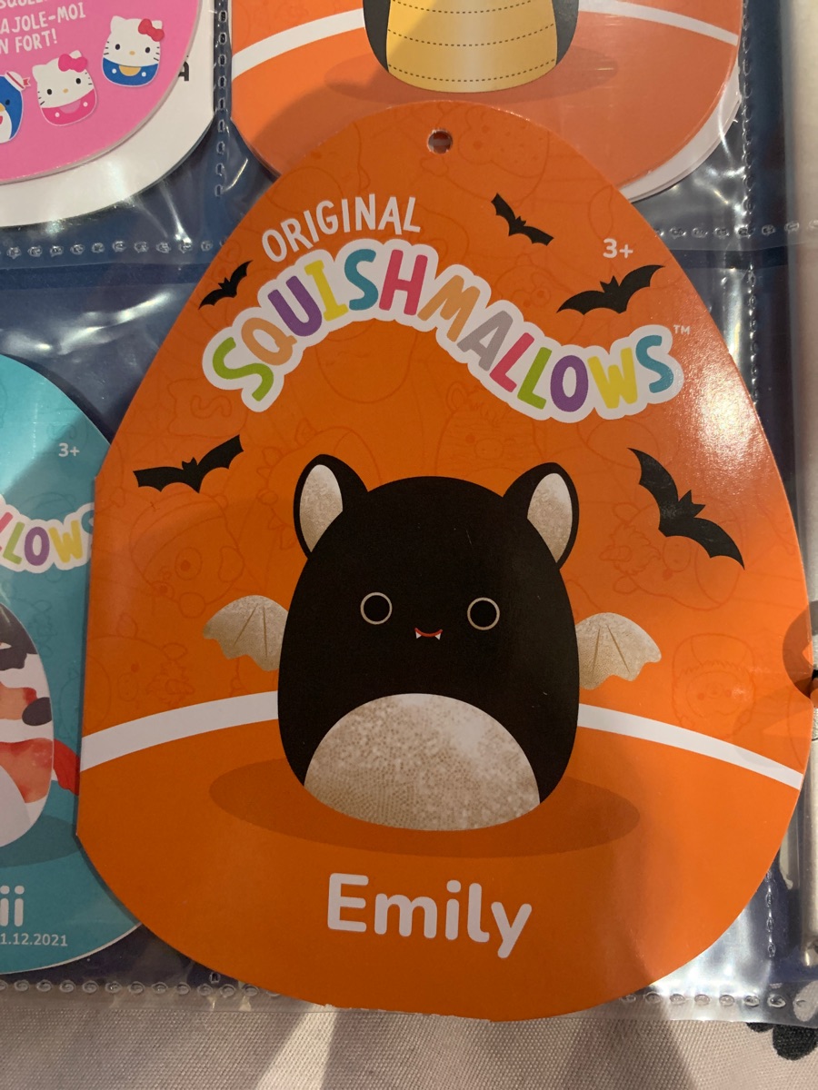 Emily (Black & Gold) the Bat Squishmallows Black & Gold | SquadApp