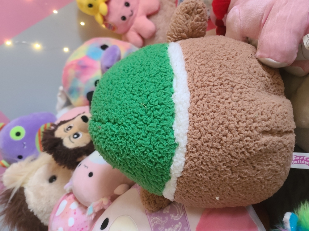 Avery (Fuzz-A-Mallows) the Duck Squishmallows | SquadApp