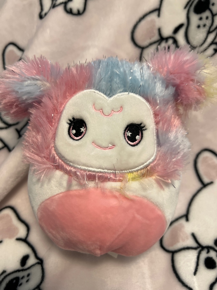 Amara the Yeti Squishmallows Mystery | SquadApp
