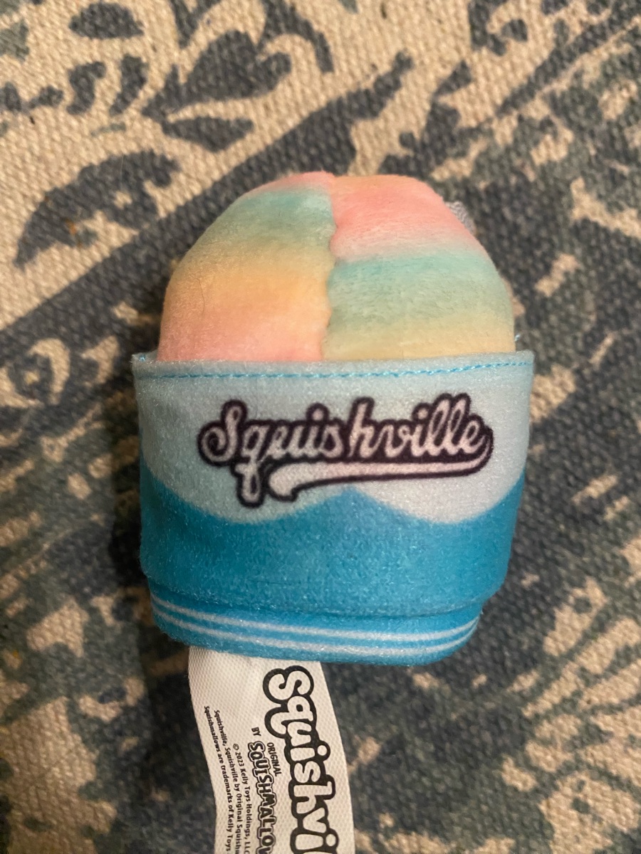 Yara (SV) the Yeti Squishmallows SV Series 11 | SquadApp