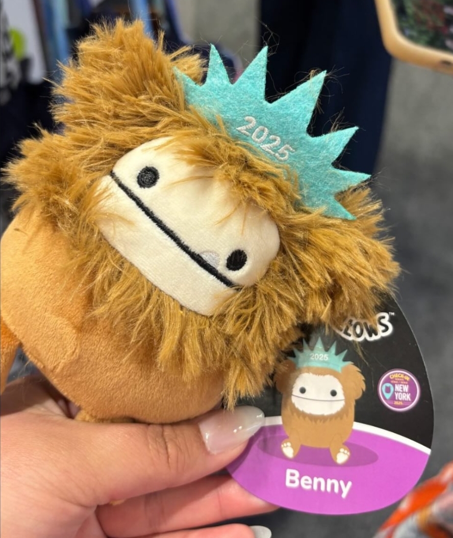 Benny (Statue of Liberty Crown) the Bigfoot Squishmallows Check-In ...