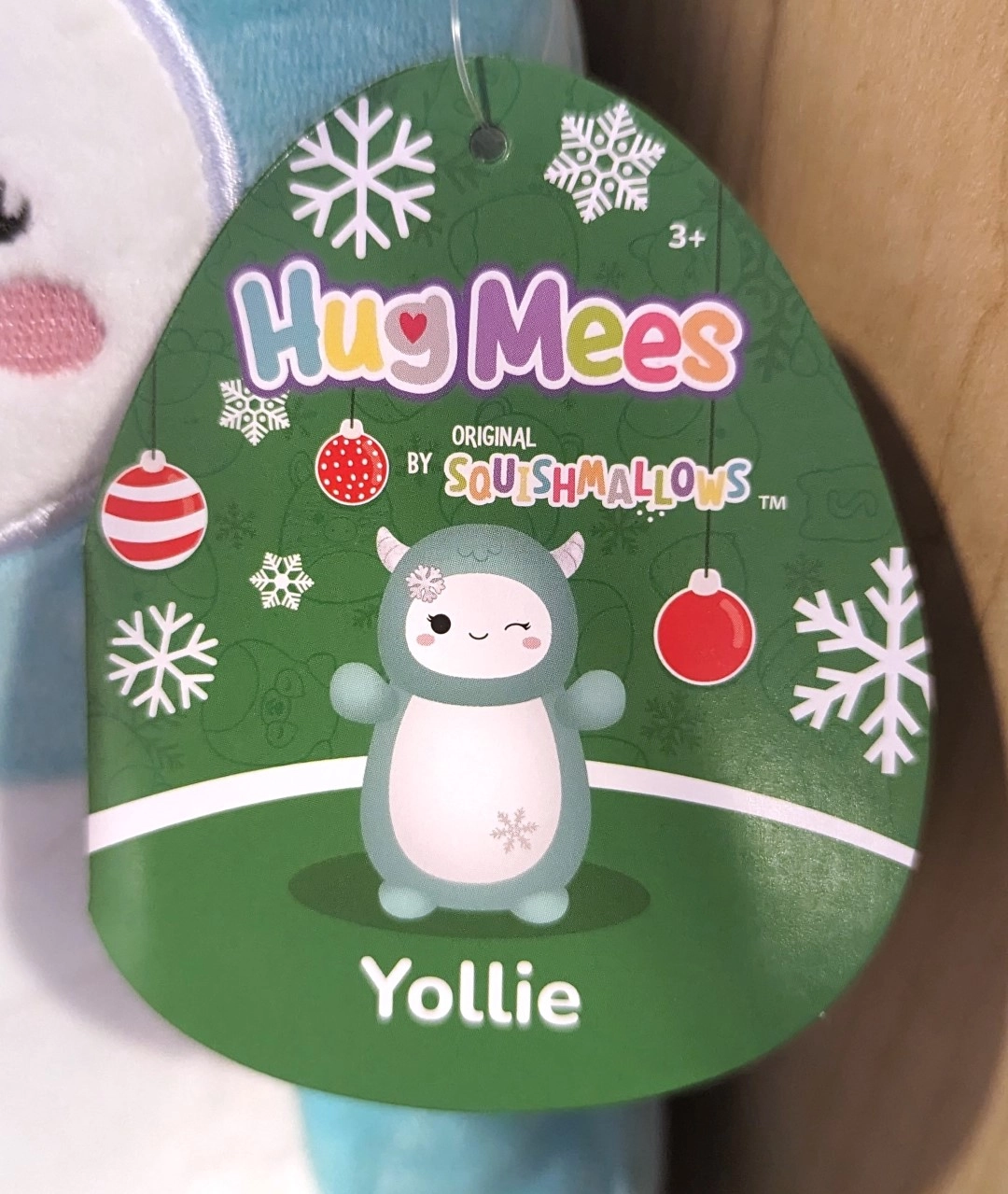 Yollie (Hug Mees) the Yeti Squishmallows Holiday 2023 | SquadApp