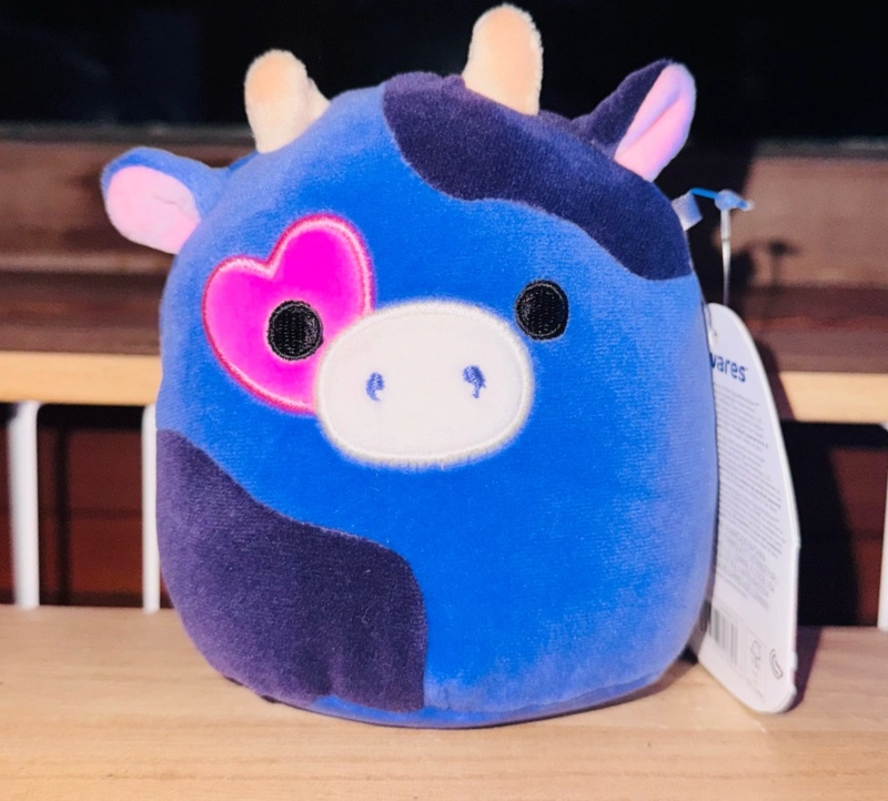 Ingred (Heart Eye) the cow Squishmallows Valentines 2025 | SquadApp