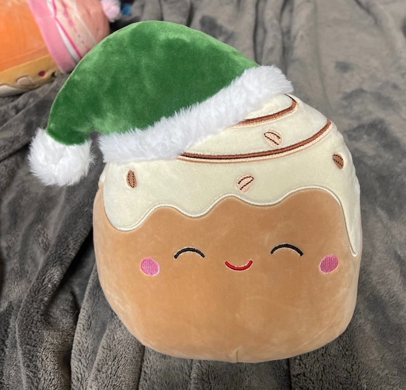 Chanel (Holiday Hat) the Cinnamon Roll Squishmallows Holiday 2022,Mystery, Scented | SquadApp