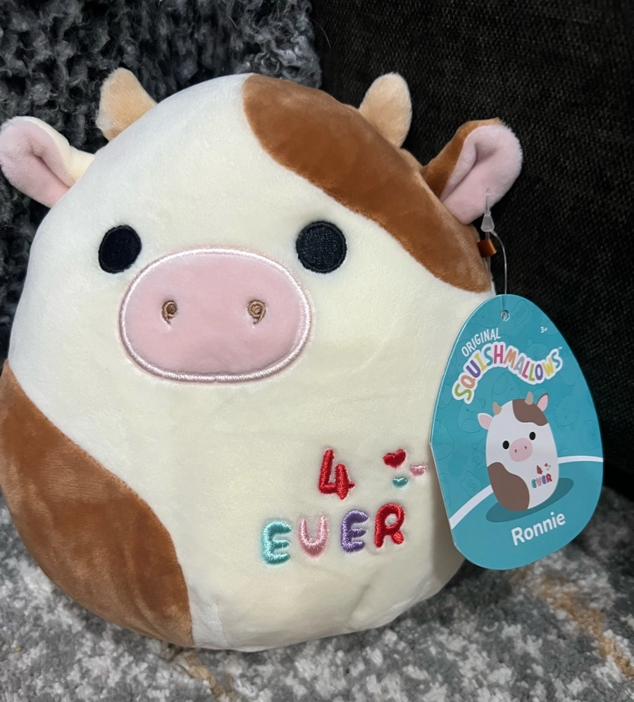 Ronnie (Besties) the Cow Squishmallows Besties | SquadApp